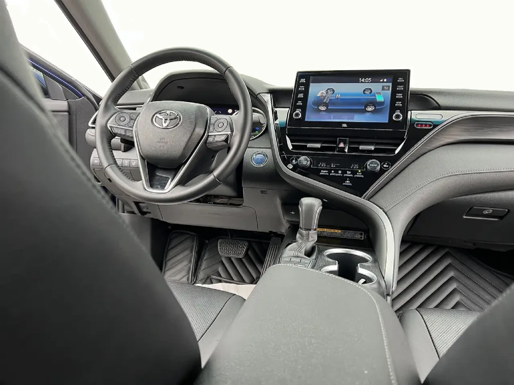 Discover the Cutting-Edge Toyota Camry: A Review